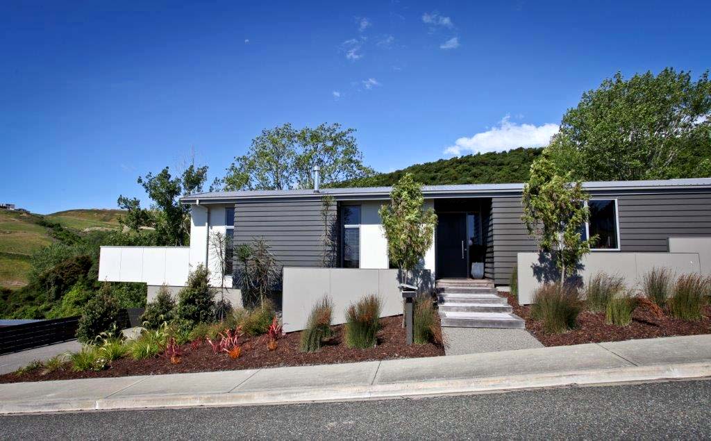 Highview Drive - architecturally designed home